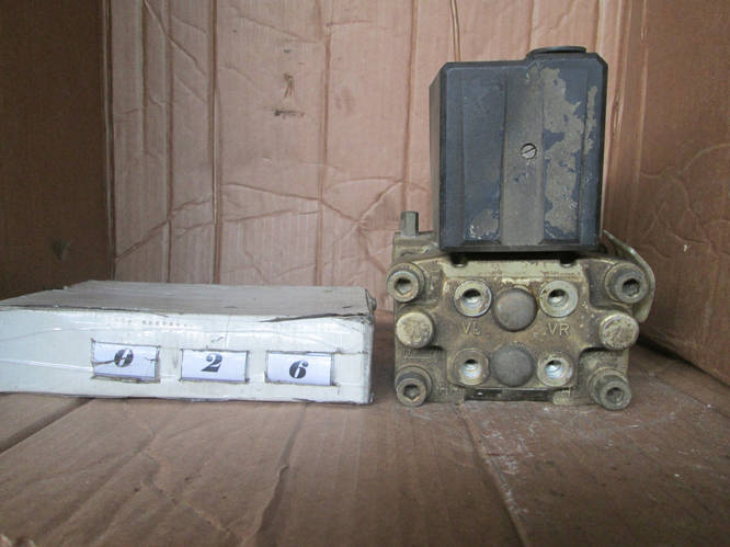 No26 Б/у Блок управления ABS 443614111 0265201011 для Audi 80 B4 100 C3 ...