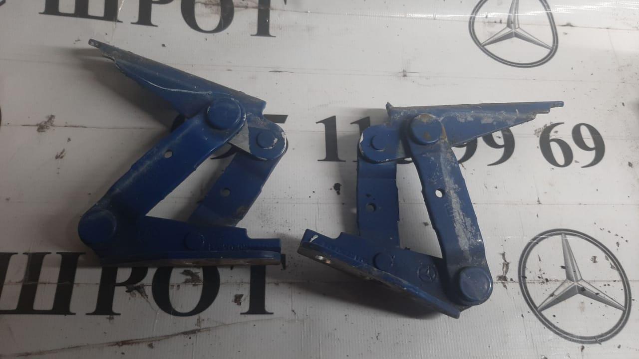 Б/у Навіс Капота Правий (петля) 9017500451 Mercedes Sprinter/ Мерседес ...