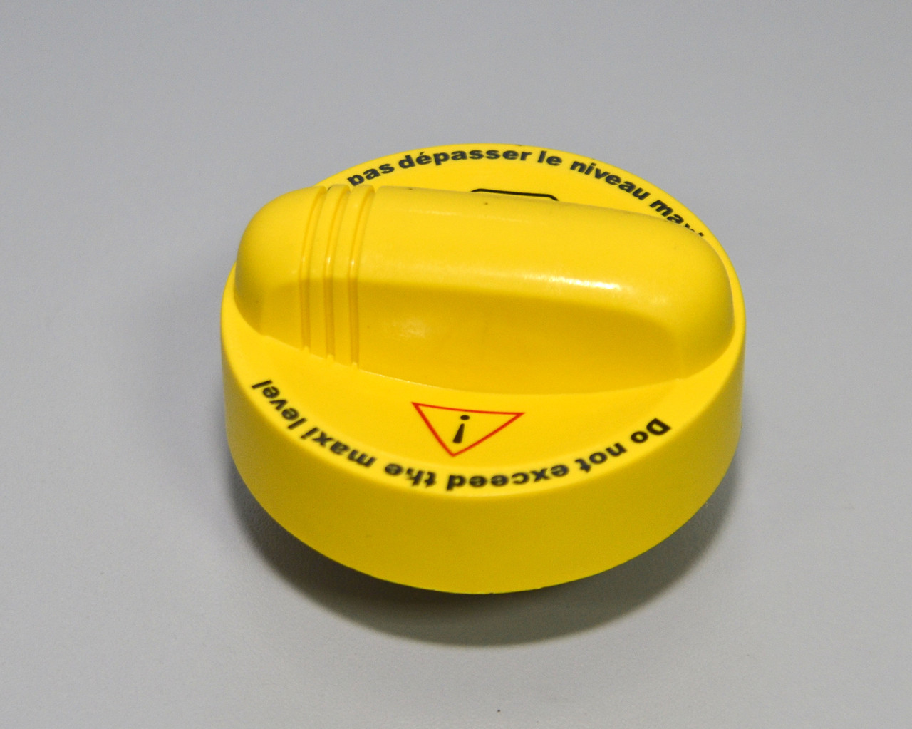 Крышка маслозаливной горловины на Renault Trafic II 2006->2014 2.0dCi+2 ...