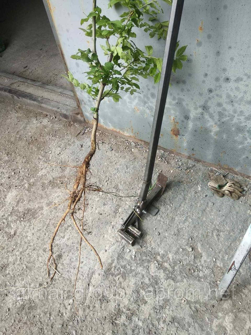 tool for manually uprooting roots and stumps of small shrubs ...