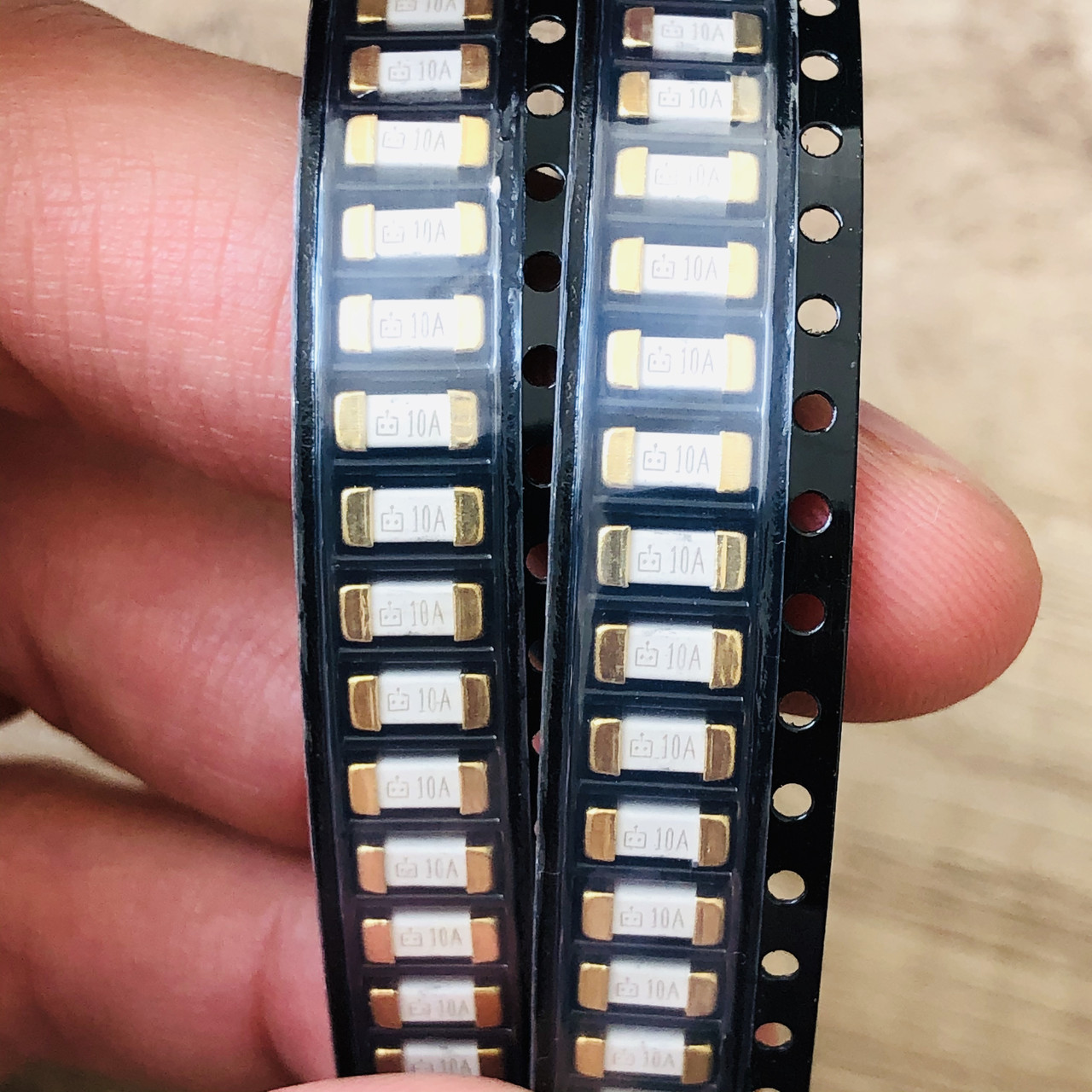 Запобіжник SMD 1808 10A (ID#1275525013), цена: 8 ₴, купить на Prom.ua