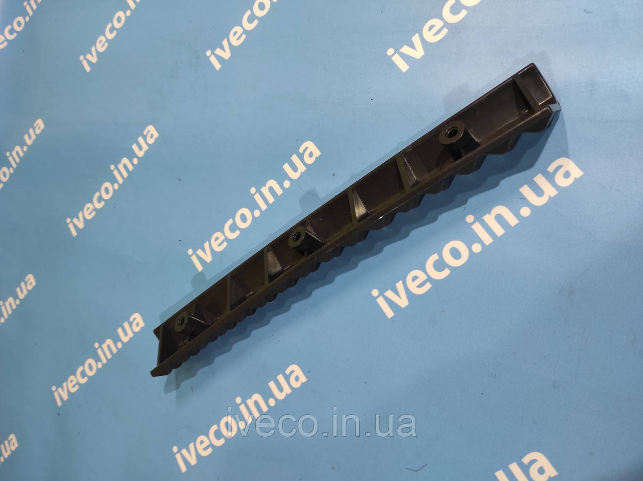 Накладка лівої сходинки Iveco Stralis Івеко Страліс 504217553 верхня ...