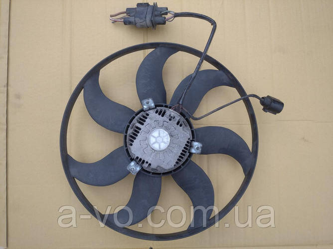 Купити Вентилятор основного радіатора Audi A1 A3 Volkswagen Golf 5 6 ...