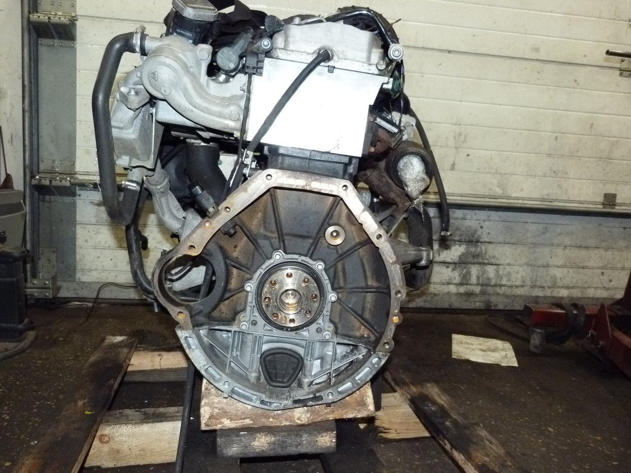 Купить Двигатель мотор OM 646 OM646 646.981 DE LA для Mercedes Vito ...