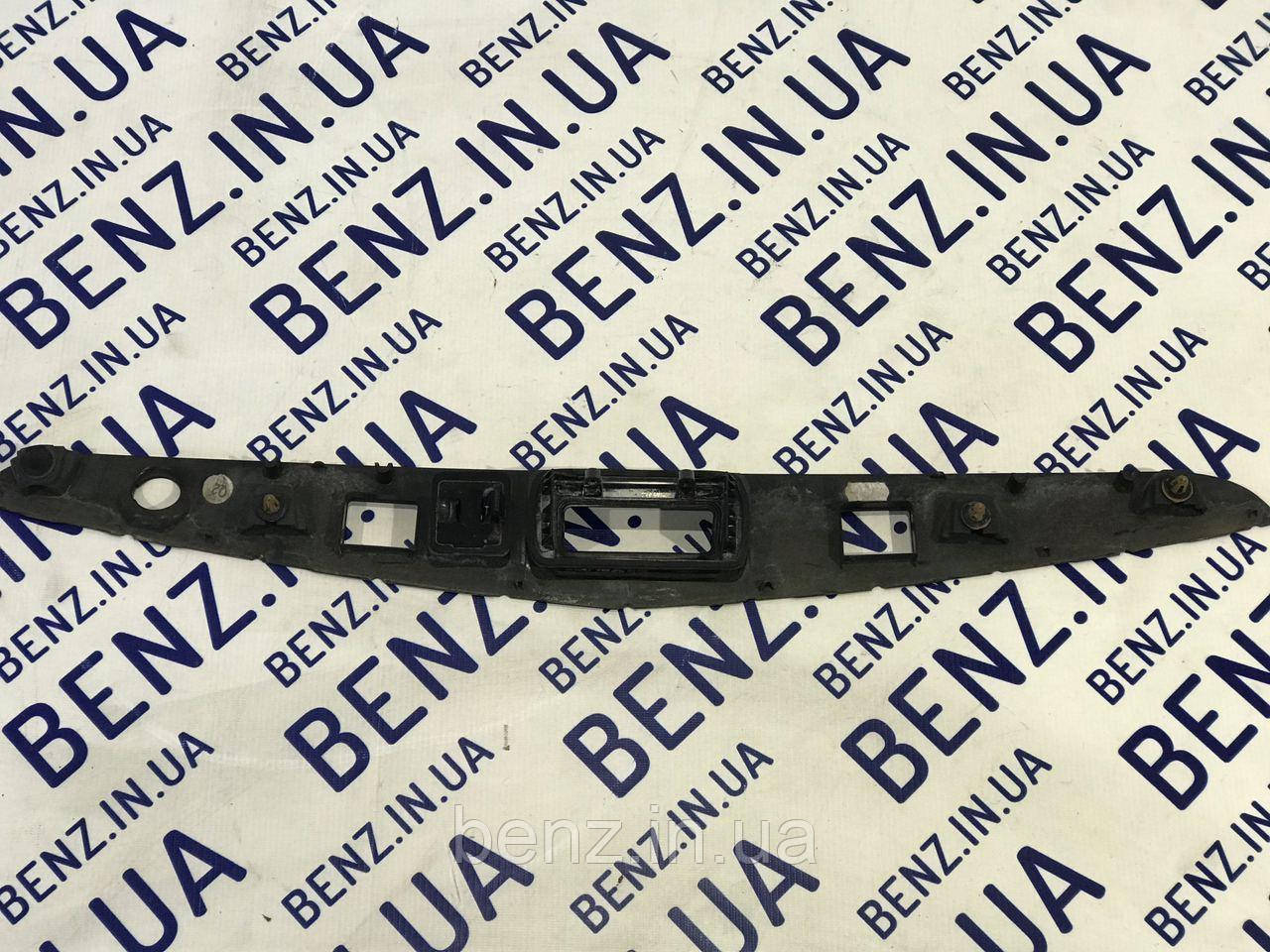 Накладка рукоятки крышки багажника Mercedes C207, A207 A2077500393 (ID ...