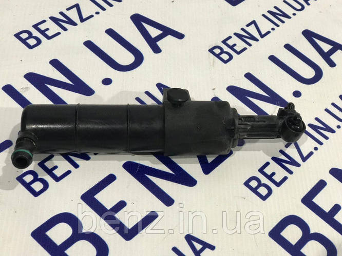 Купить Форсунка фароомывателя справа Mercedes C207, A207 A2078600247 ...