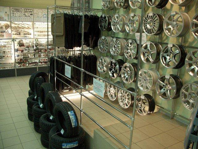 Купити Торгові стелажі і полиці з хромованою труби ціна 500 грн Prom