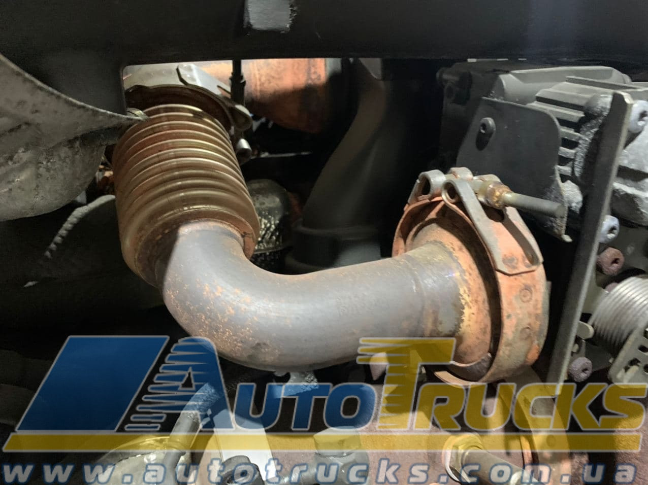 Купить Патрубок клапана EGR турбины Б/у для DAF XF/CF Euro-6 (1860417 ...