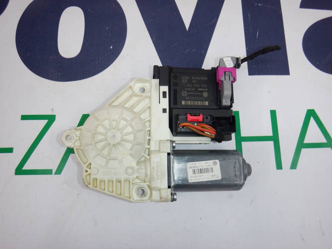 Купити Моторчик стеклоподъемника переднего правого Volkswagen PASSAT B6 ...