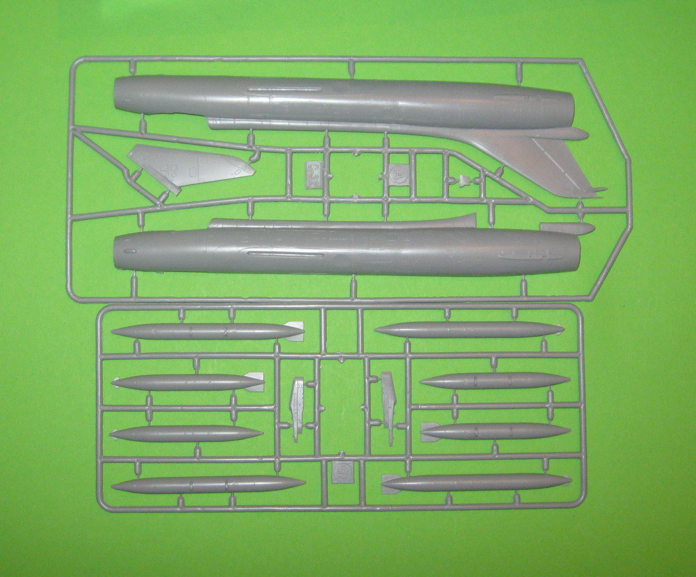 Пластикова модель 1/72 Modelsvit 72018 Радянськи винищувач ...