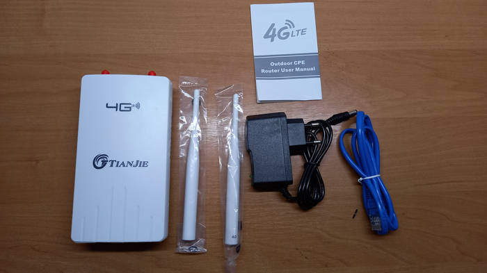 Внешний 4G модем с встроенным Wi-Fi роутером и двумя антеннами на 8dbi ...
