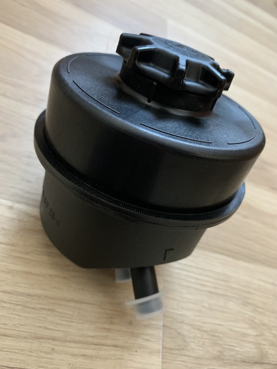 Купить Бачок гидроусилителя IVECO Е4 (504073722), цена 1260 грн — Prom ...