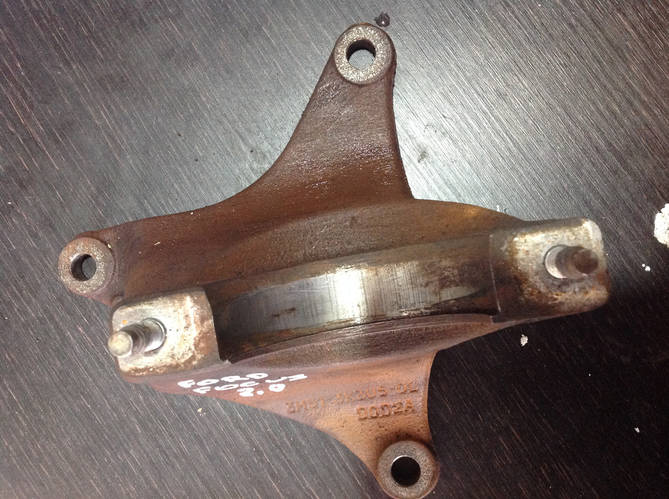 Кронштейн промвала (полуоси) Ford Focus mk2 2.0 tdci 3m51-3k305-0c ...