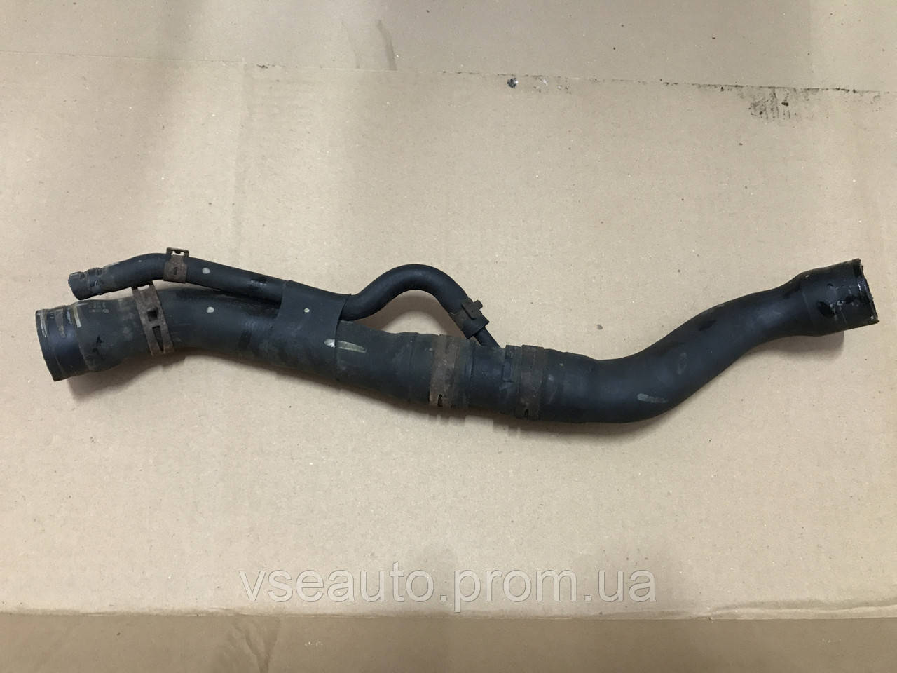 Купити 5C0122101S Патрубок системи охолодження Volkswagen Passat B7 ...