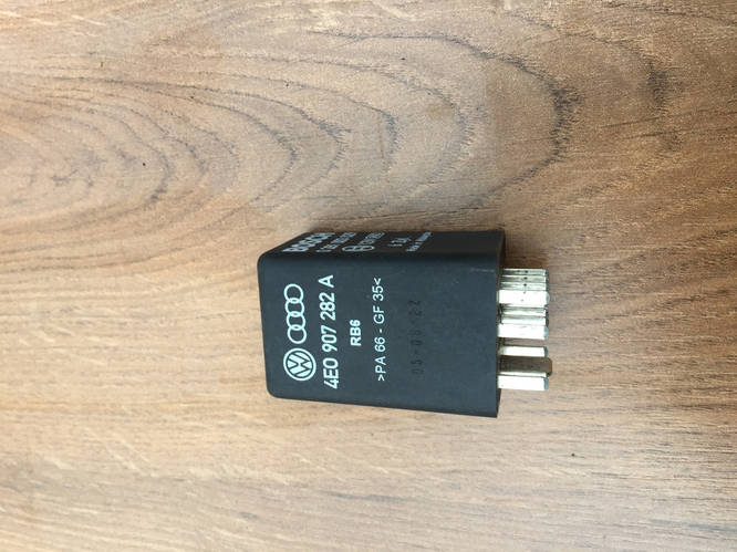 Реле свечей накала Audi A4/Q5/A6 Porsche Cayenne/VW Touareg 2.7-3.0TDi ...