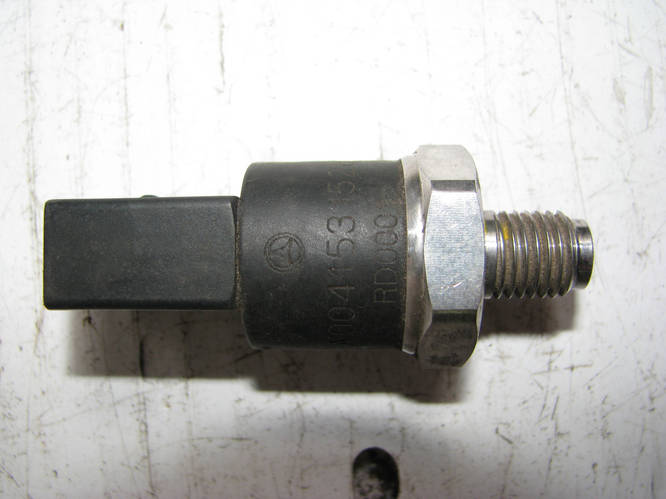 Б/у датчик давления топлива в рейке Mercedes Sprinter W90x 2.2CDI OM611 ...