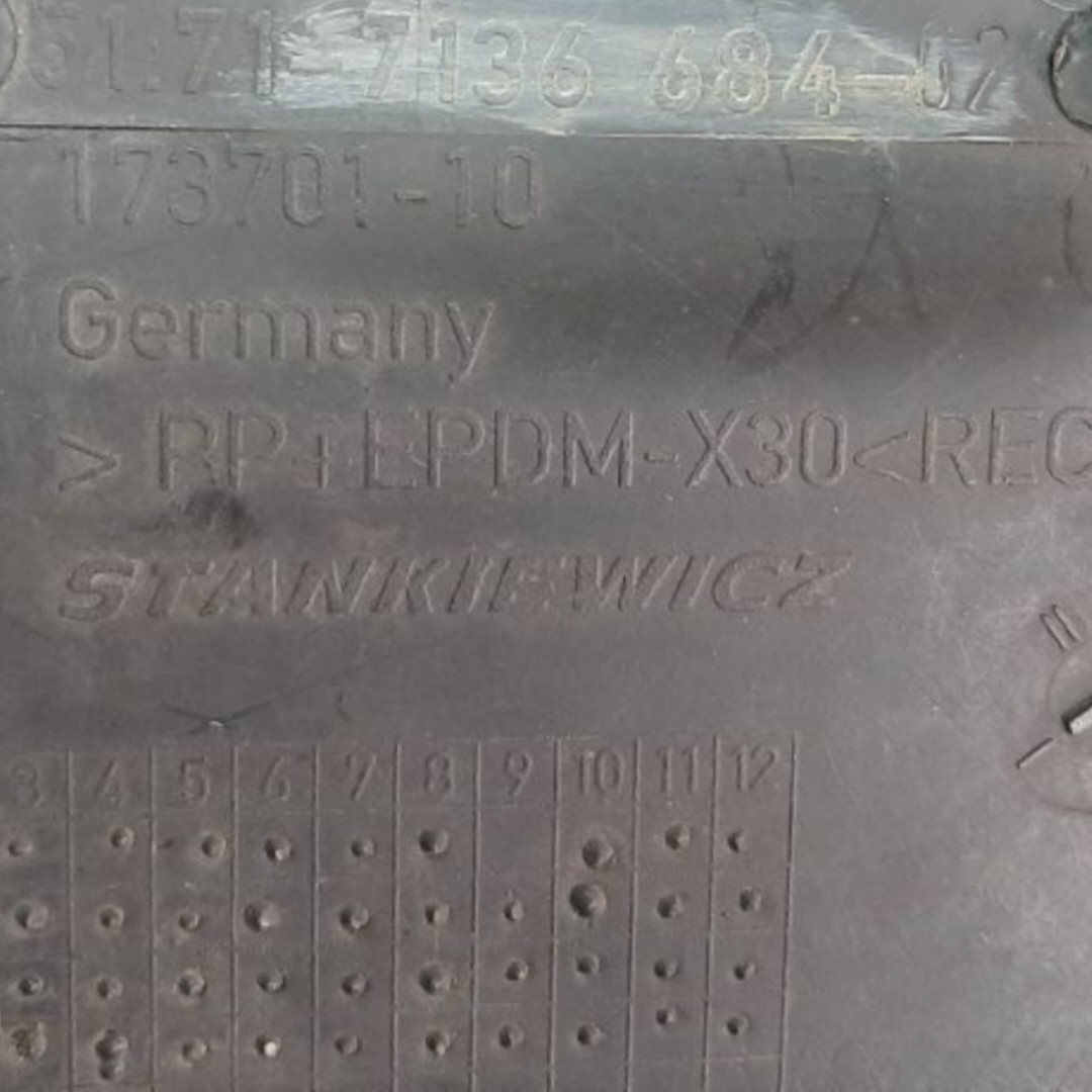 Купить Кожух колесной ниши передний правый 51717136684 BMW 7 серии Е 65 ...