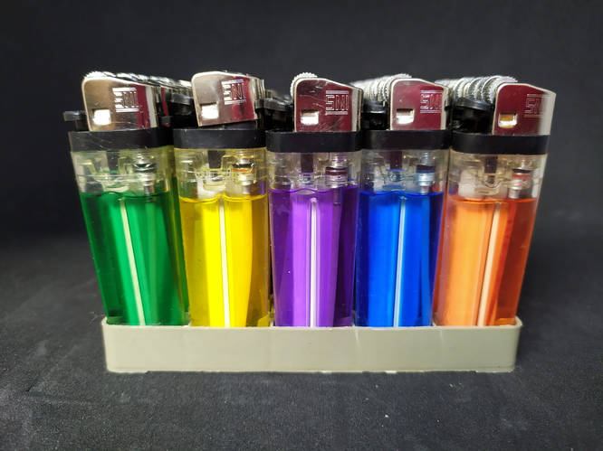 Запальничка одноразова прозора, цена 5 грн — Prom.ua (ID#1390672005)