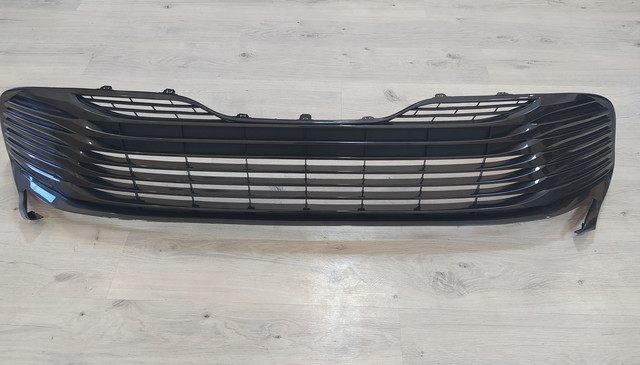 Купити Решетка радиатора нижняя Toyota Camry V70 LE\XLE 2018-2020 под ...