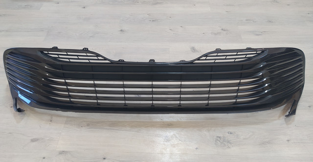 Купити Решетка радиатора нижняя Toyota Camry V70 LE\XLE 2018-2020 под ...