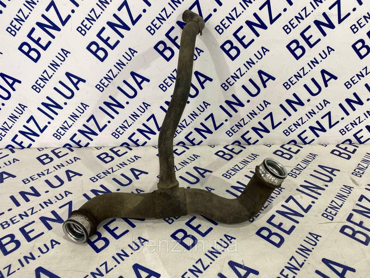 Купить Патрубок системы охлаждения Mercedes W221, C216 A2215015582 ...
