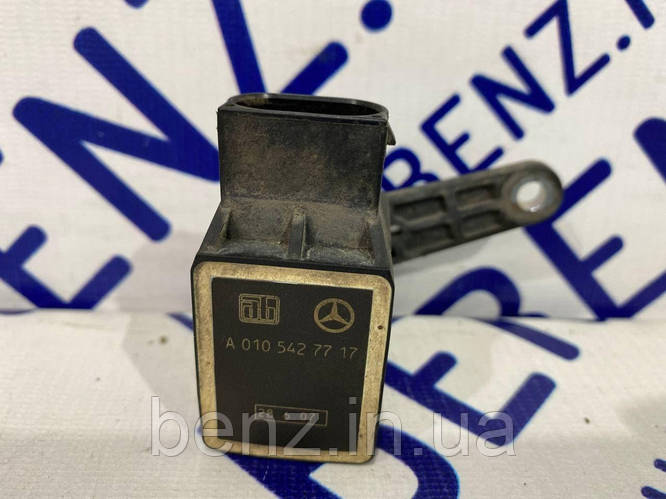 Купити Датчик рівня кузова Mercedes W221 A0105427717, ціна 507 грн ...