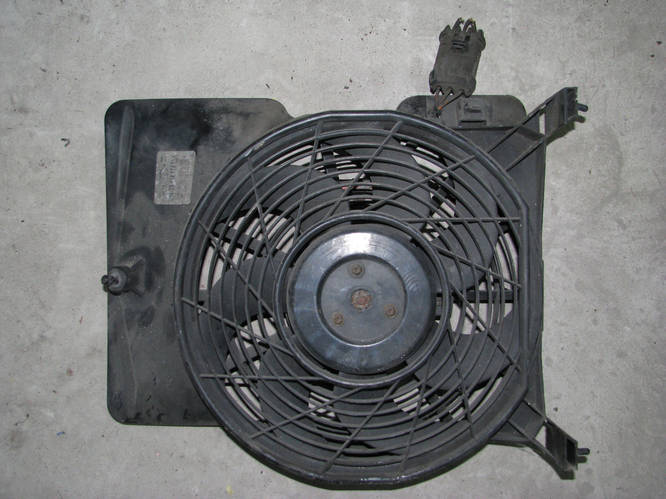 Б/у вентилятор радиатора Opel Omega B бенз, 90573558, BOSCH 0130303280 ...