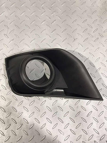 Накладка противотуманной фары левая Mitsubishi ASX 2016-2019 г.п ...