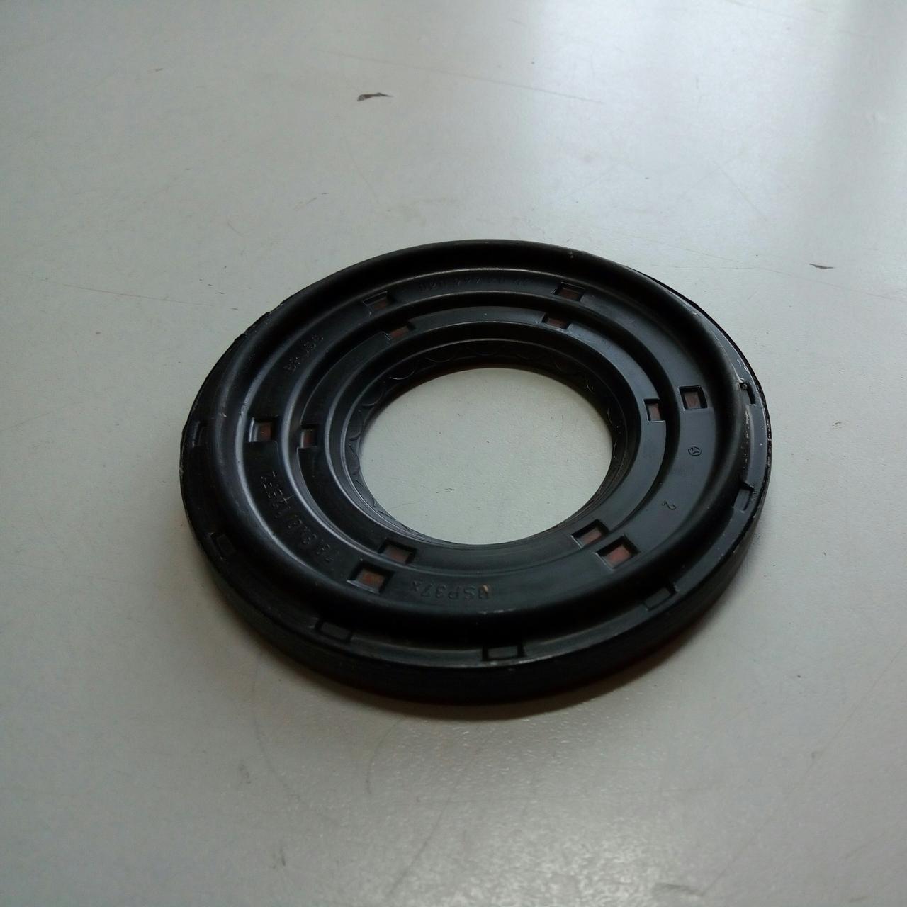 Сальник редуктора заднього моста MERCEDES A 020 997 20 47 37x78x8 ...