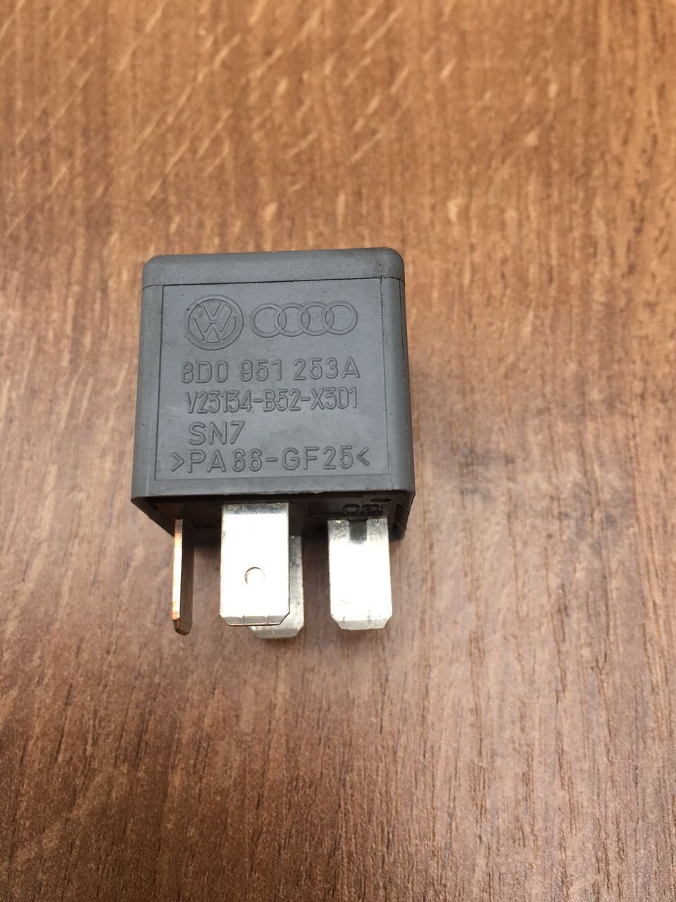 Реле VAG Audi/Volkswagen 8d0951253a, ціна 125 грн — Prom.ua (ID#1414677232)