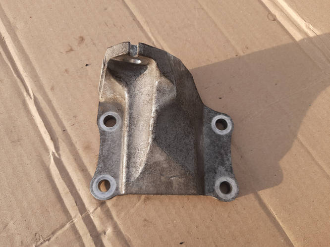 Кронштейн подушки двигателя правый VQ25HR VQ35HR VQ37VHR INFINITI ...