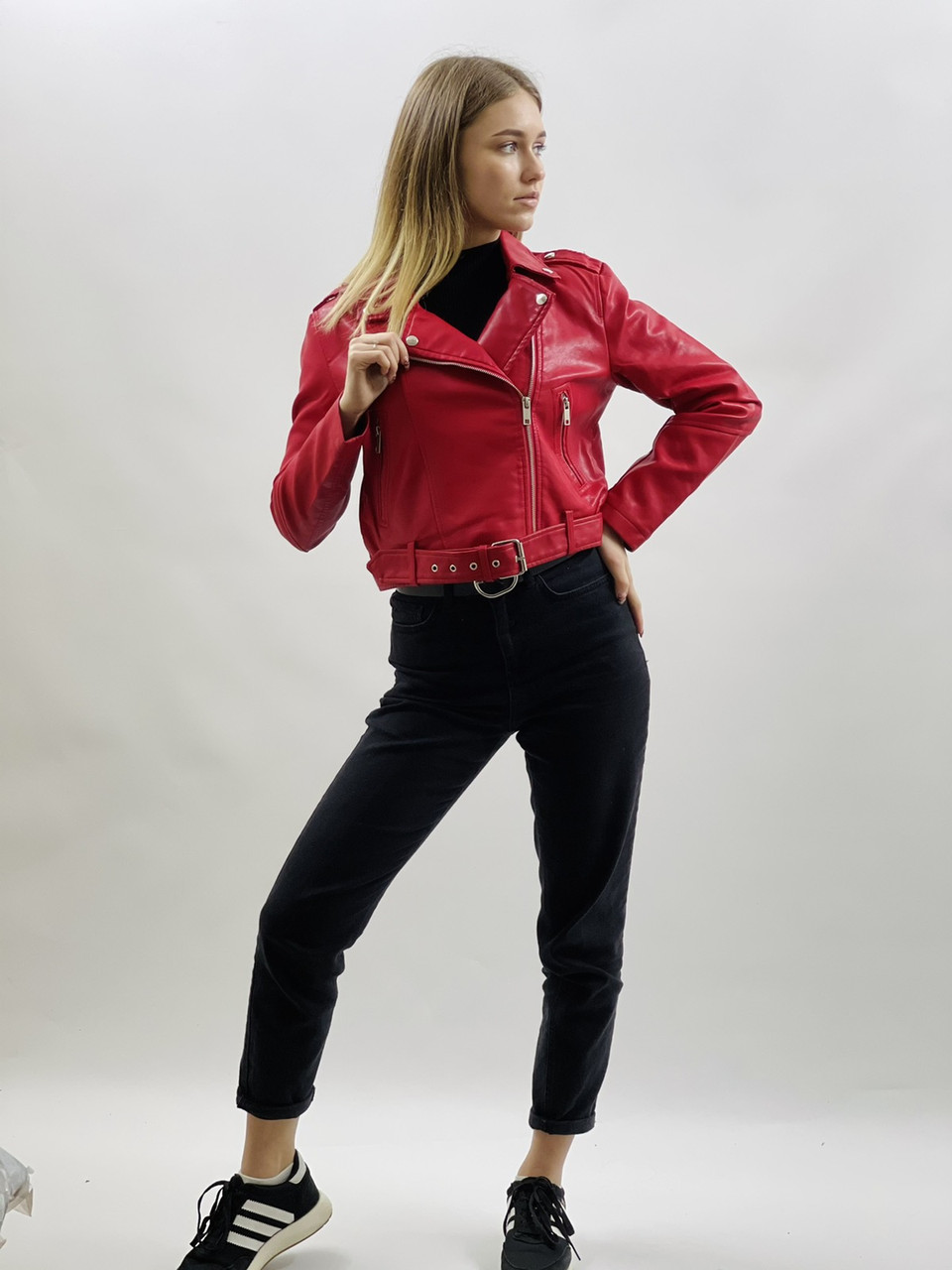 Купить Красная женская кожаная куртка косуха с поясом в интернет ...
