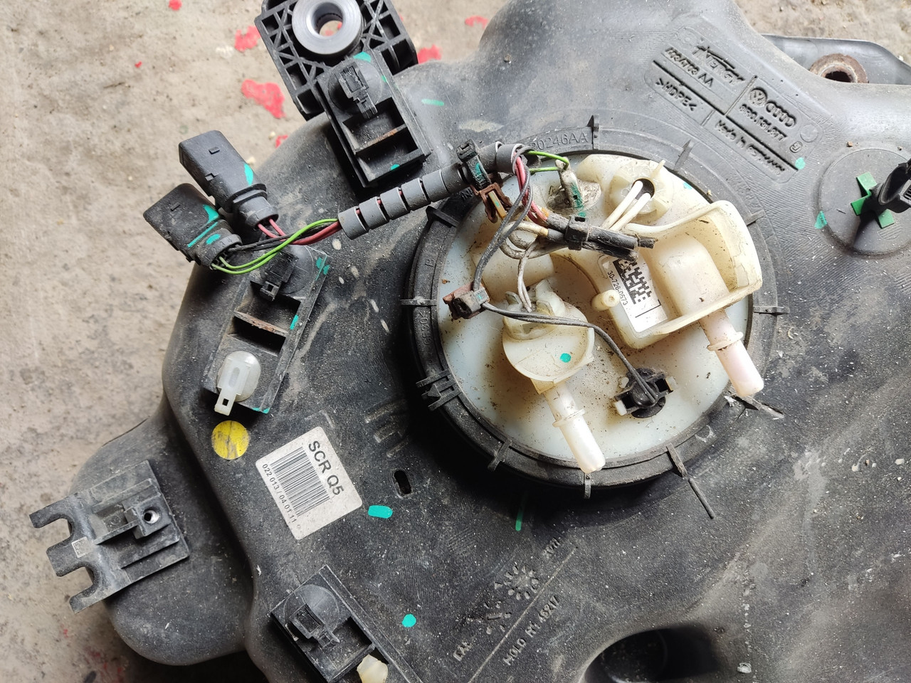 Купити Бак с насосом Audi Q5 2.0 tdi 09-17 8R0131877 8R0 131 877, ціна ...