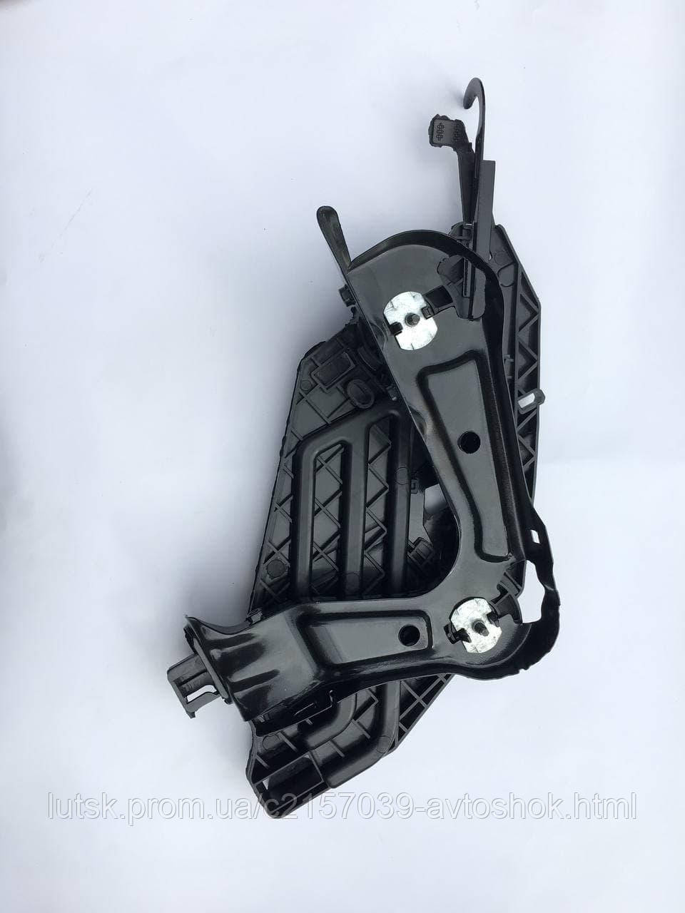 Кронштейн крепление фары (левый, правый) Skoda Octavia A5 FL (2009-2013 ...