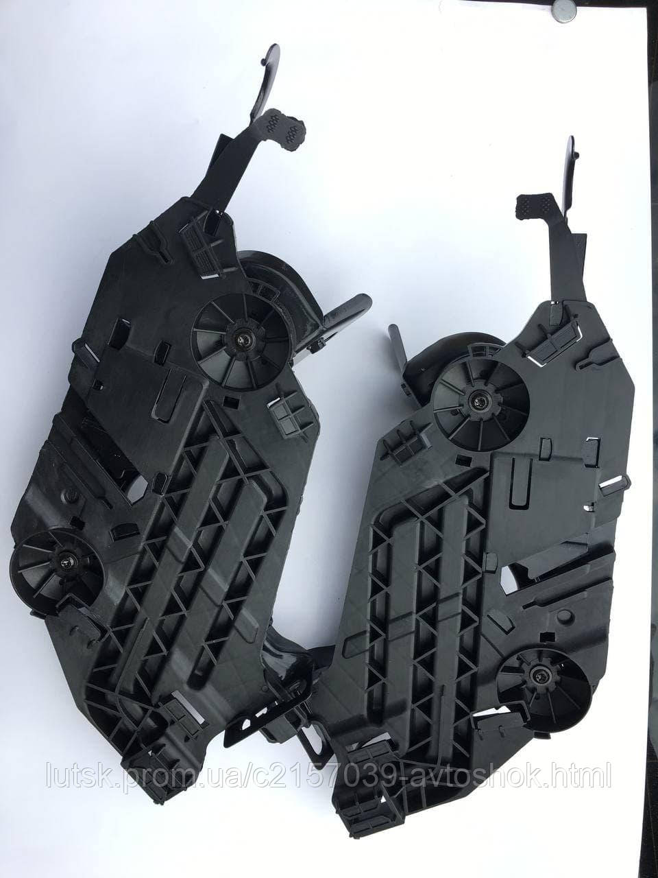 Кронштейн крепление фары (левый, правый) Skoda Octavia A5 FL (2009-2013 ...