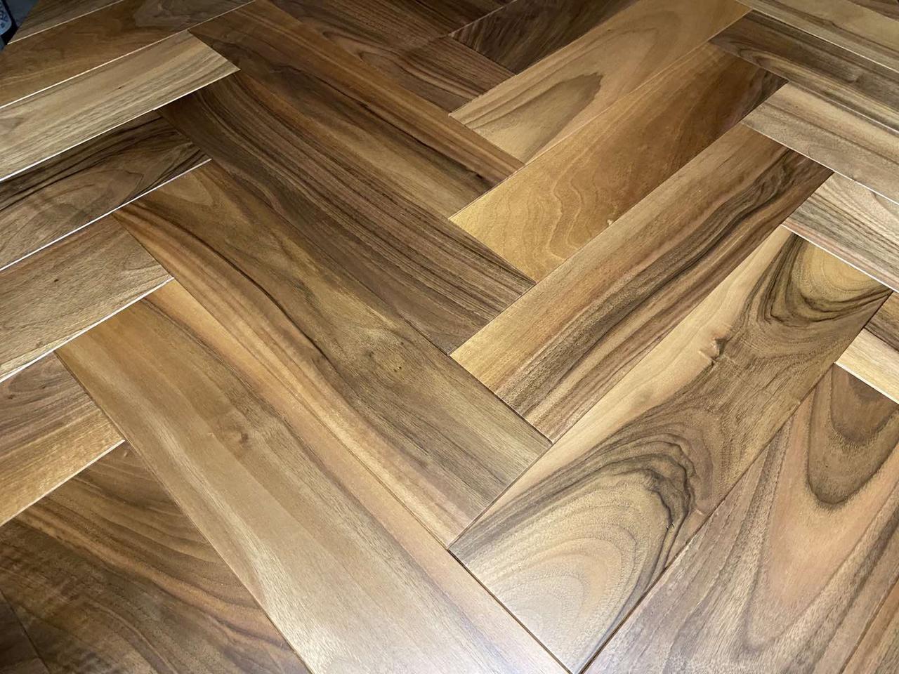 Купить Орех европейский паркет, цена 1100 грн — Prom.ua (ID#1422465929)