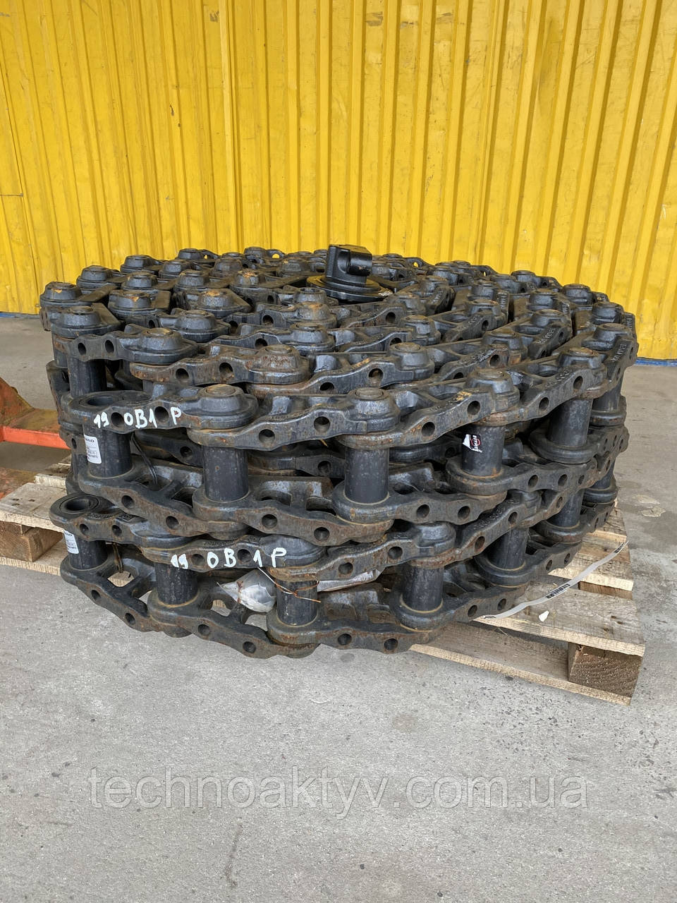 Ланцюг гусениці KOMATSU PC 210 PC240 ( 49 ЛАНОК ), ціна — Prom.ua (ID ...