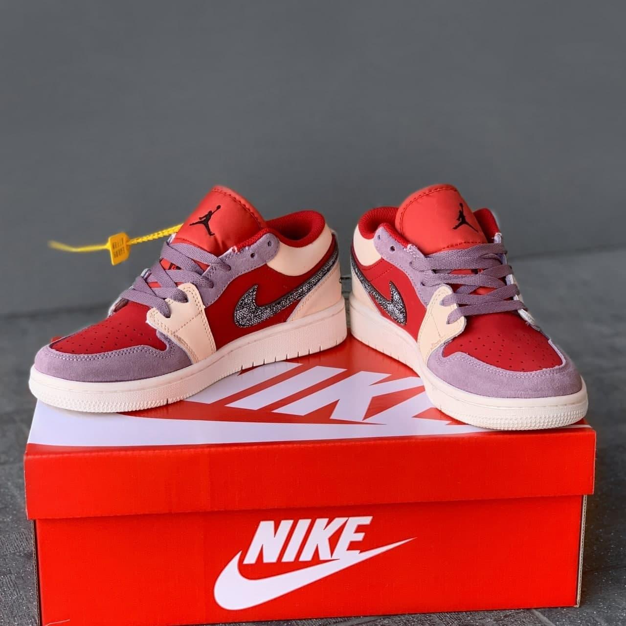 Купить Кроссовки Найк красные. Кроссовки женские Nike Air Jordan ...