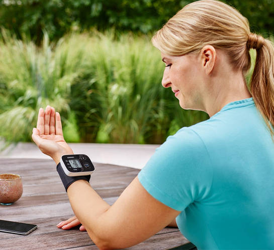 Тонометр Omron RS3 Intelli IT (HEM-6161T-E) з bluetooth, цена 2299 грн — Prom.ua (ID#1432233815)