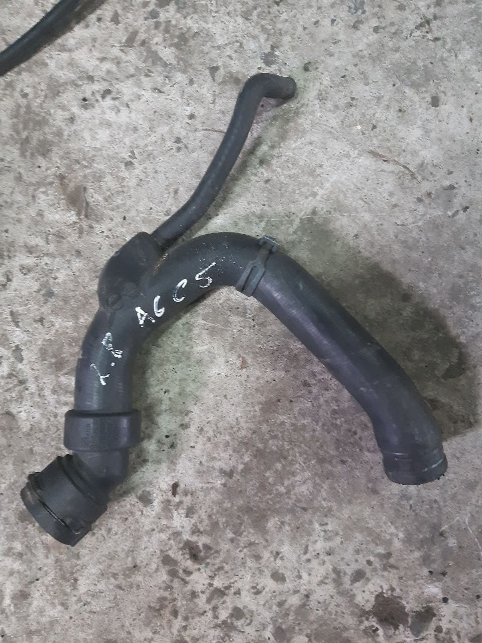 Патрубок радиатора двигателя верхний Audi A6 C5 4B0121101D (ID ...