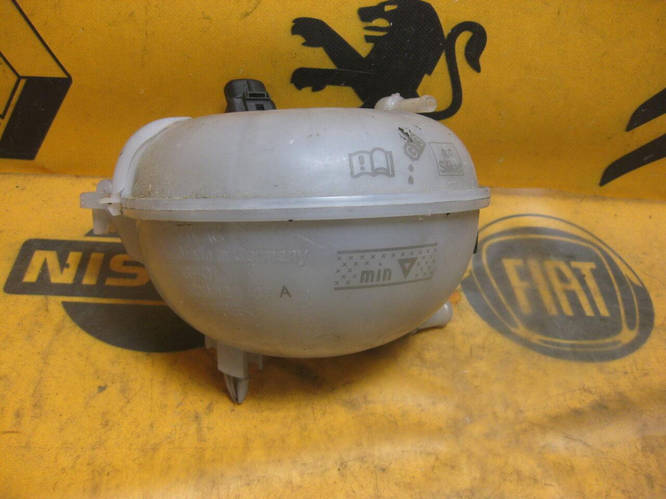 Купить Б/У Бачок расширительный VOLKSWAGEN GOLF VII Passat B8 VW Tiguan ...