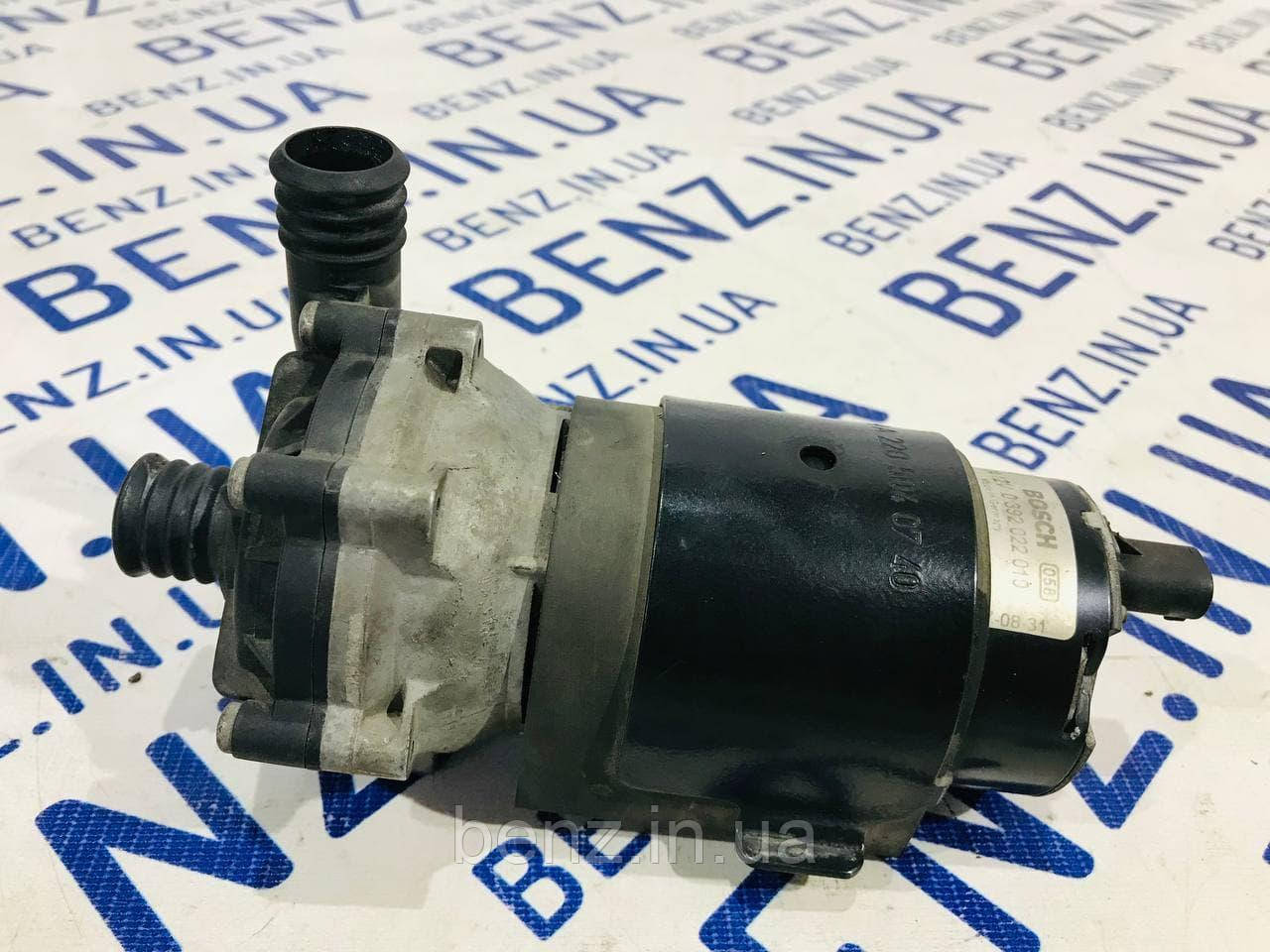 Помпа водяная дополнительная Mercedes W164, W221, W212, C207 ...