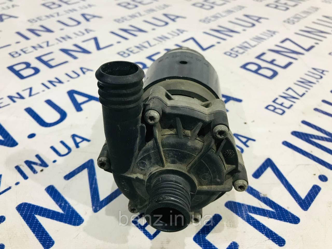 Помпа водяная дополнительная Mercedes W164, W221, W212, C207 ...