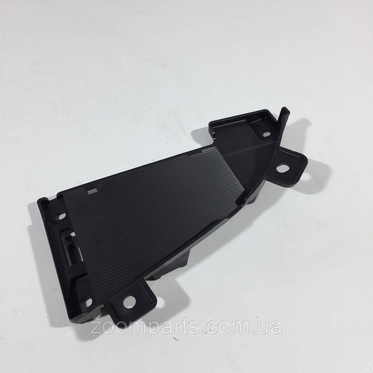 Заглушка решётки радиатора Mazda GSH750164, цена: 250 ₴, купить на Prom.ua