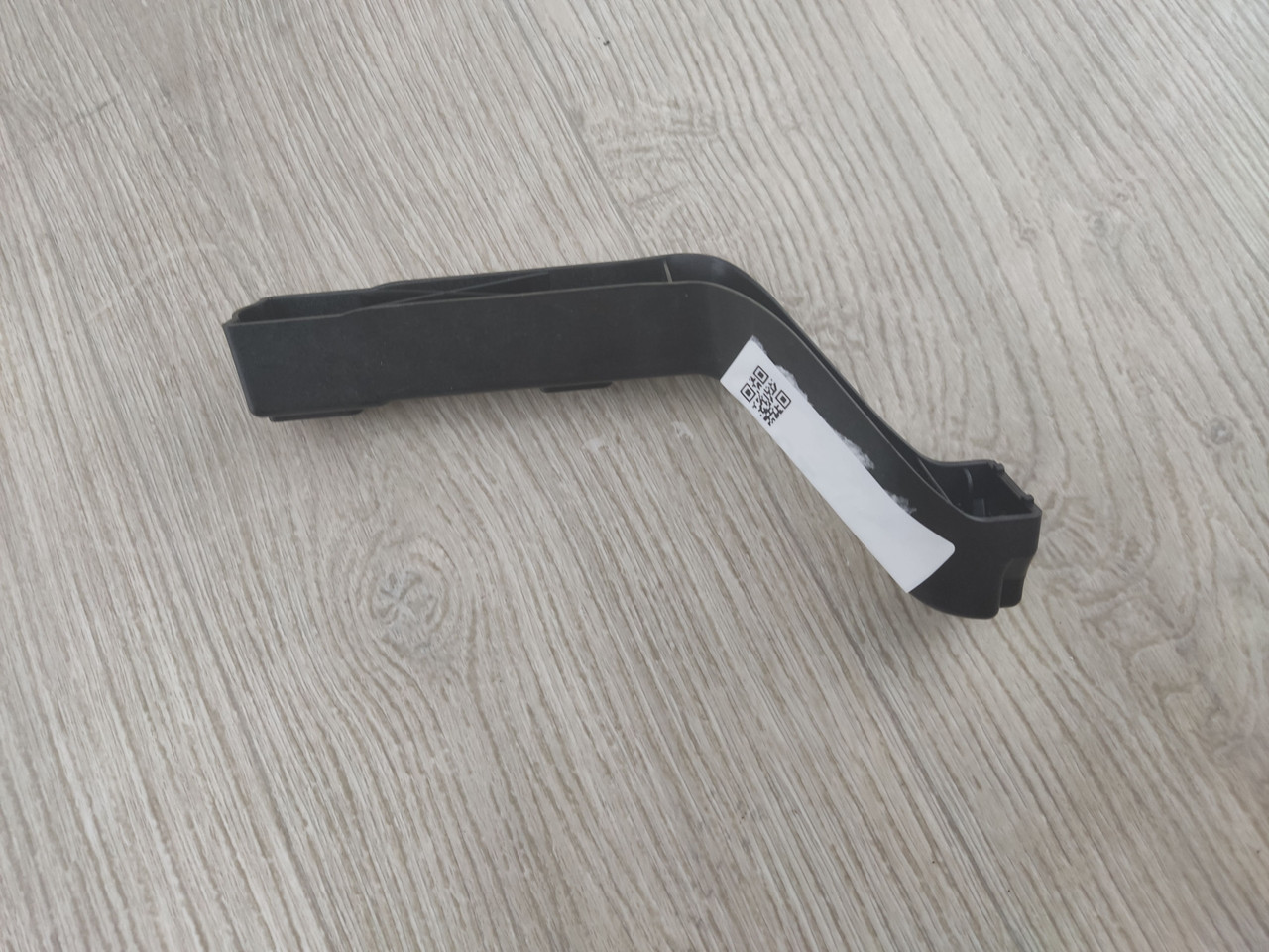 Купить Кронштейн кріплення направляюча заднього бампера лівий універсал ...