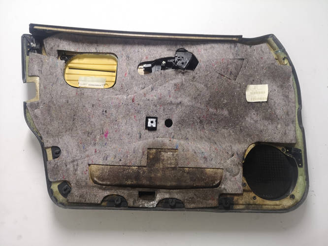 Купити Мапа (Обшивка) дверей передня права Mercedes-Benz W210 ...