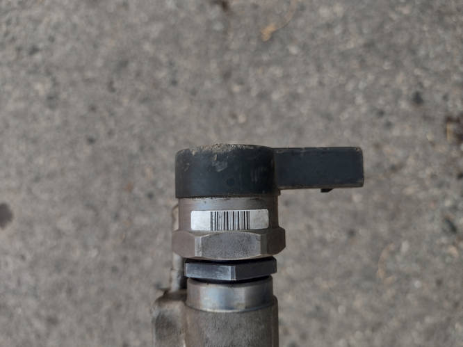 Регулятор датчик давления топлива BMW E60 E65 X5 E70 X3 E83 E90 E92 ...