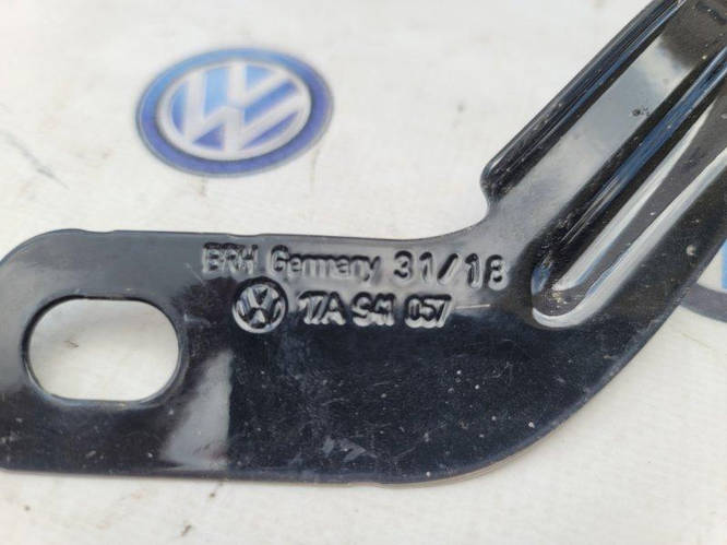 Кронштейн крыла Volkswagen Jetta MK7 1.4 TSI 2019 (б/у) 17A941057, цена ...