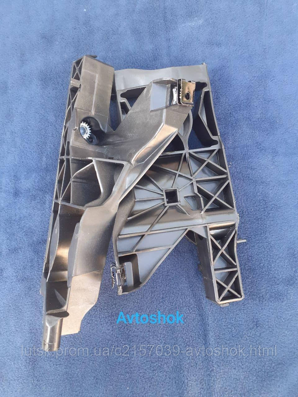 Кронштейн крепления фары передней (левой правой) Audi A6 C7 4G0805607 ...