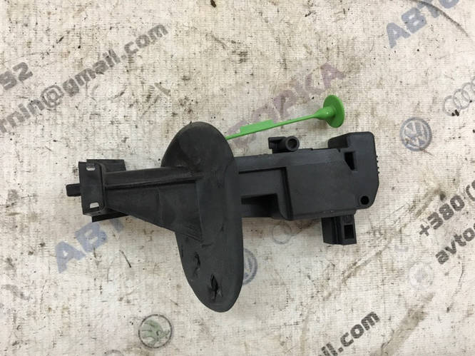 Замок лючка бензобака Volvo XC60 2011 рік 31299107, ціна: 750 ₴, купити ...